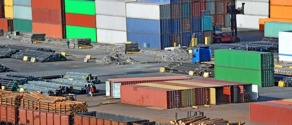 Navigating the Perils: Understanding and Mitigating the 16 Risks of ...